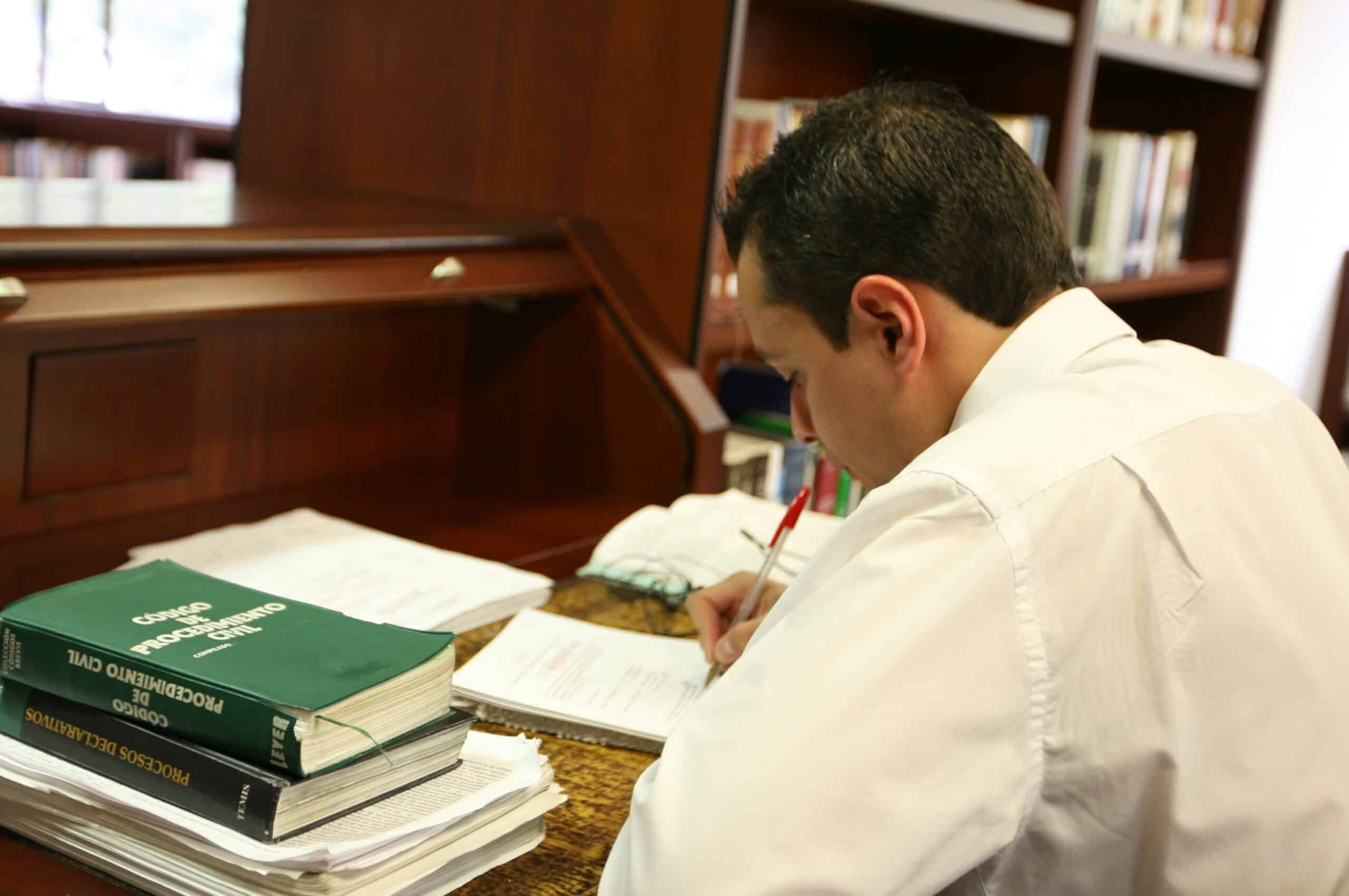 Demanda y contestación - Departamento de Derecho Procesal